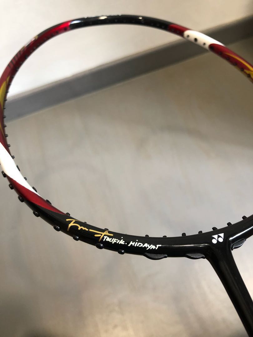 Yonex Arcsaber Z-slash Taufik Hidayat edition, Sports Equipment, Sports ...