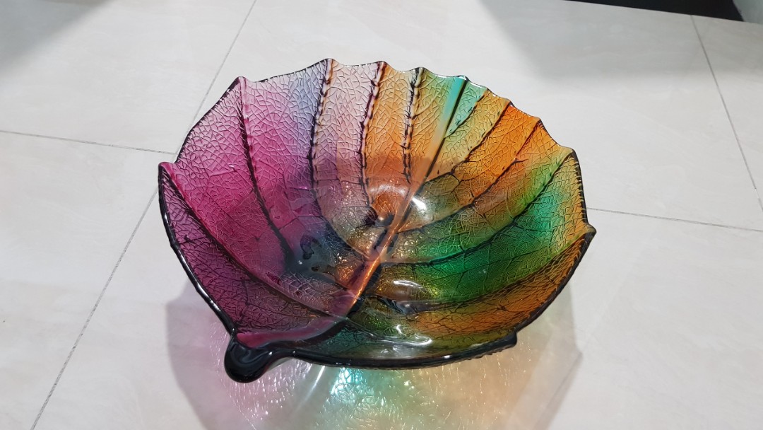 35cm glass display bowl, Everything Else on Carousell