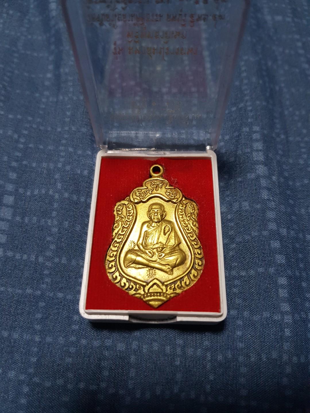 LP MOON - Thai amulets, Hobbies & Toys, Memorabilia & Collectibles ...