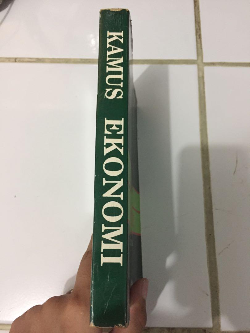 Kamus ekonomi (inggris-indonesia) Dr. Winardi, S.E., Buku & Alat Tulis ...