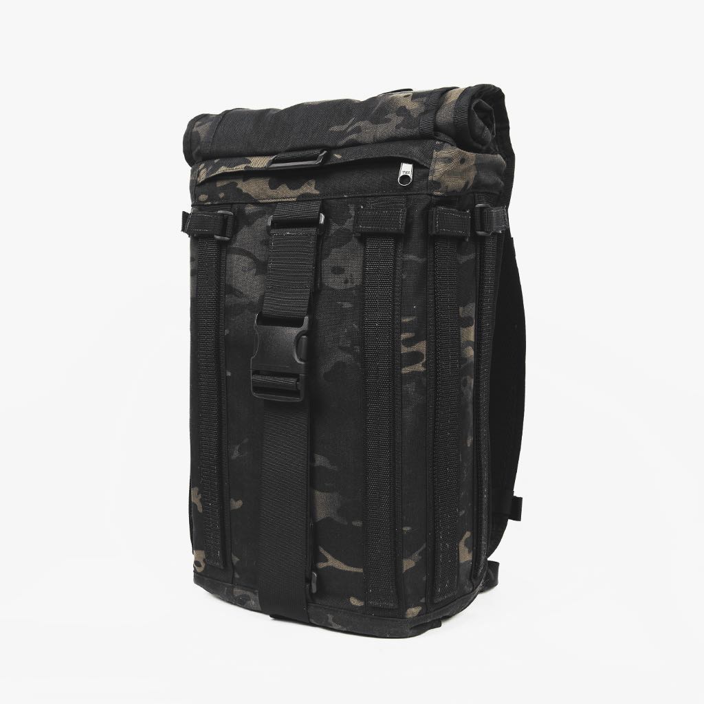 Mission workshop r6 (40L)Black Camo, Luxury, Bags & Wallets on Carousell