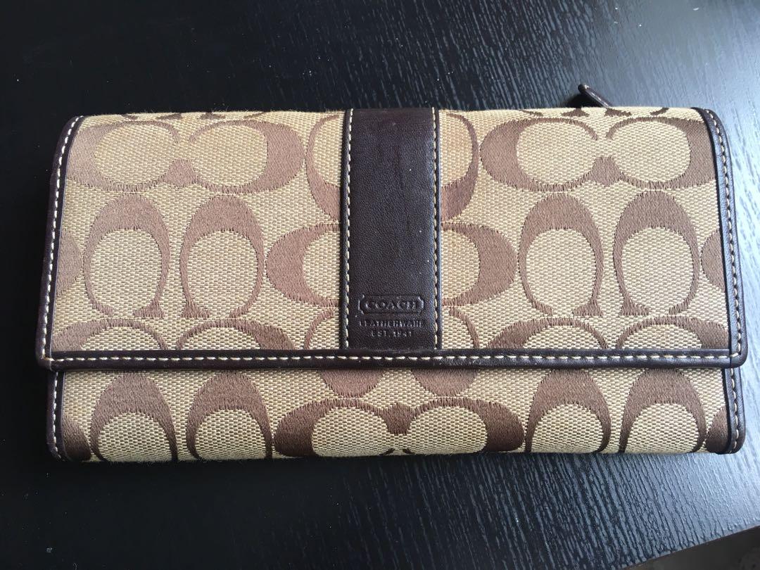 Coach signature classic wallet, Women's Fashion, Bags & Wallets, Purses ...