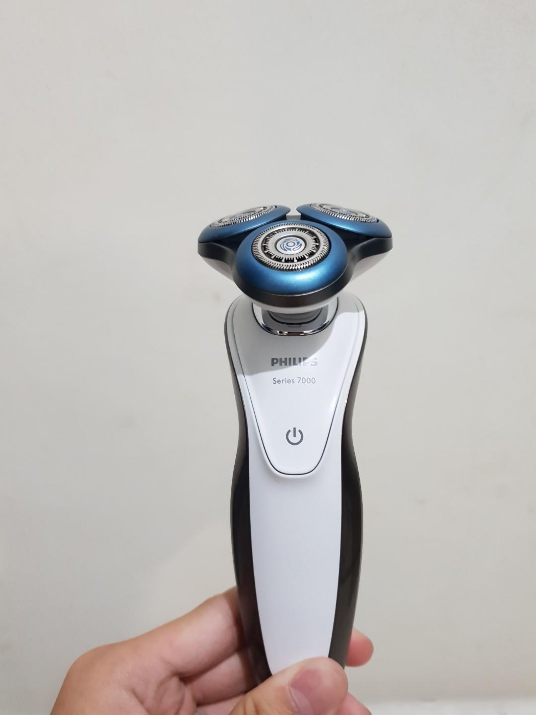 Philips 7000 Series Shaver, Beauty & Personal Care, Men's Grooming on ...