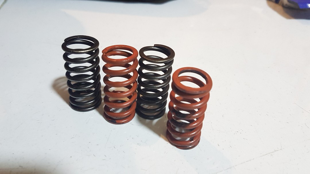 R15 v2 / Vixion 150i Clutch Spring (Used), Motorcycles, Motorcycle ...