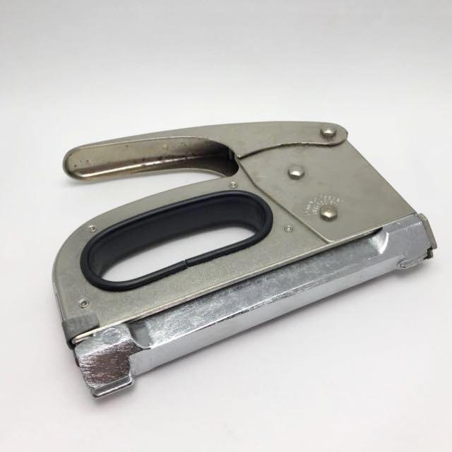 Cable Tacker / Rexel Titan Cable Tacker, Furniture & Home Living, Home ...