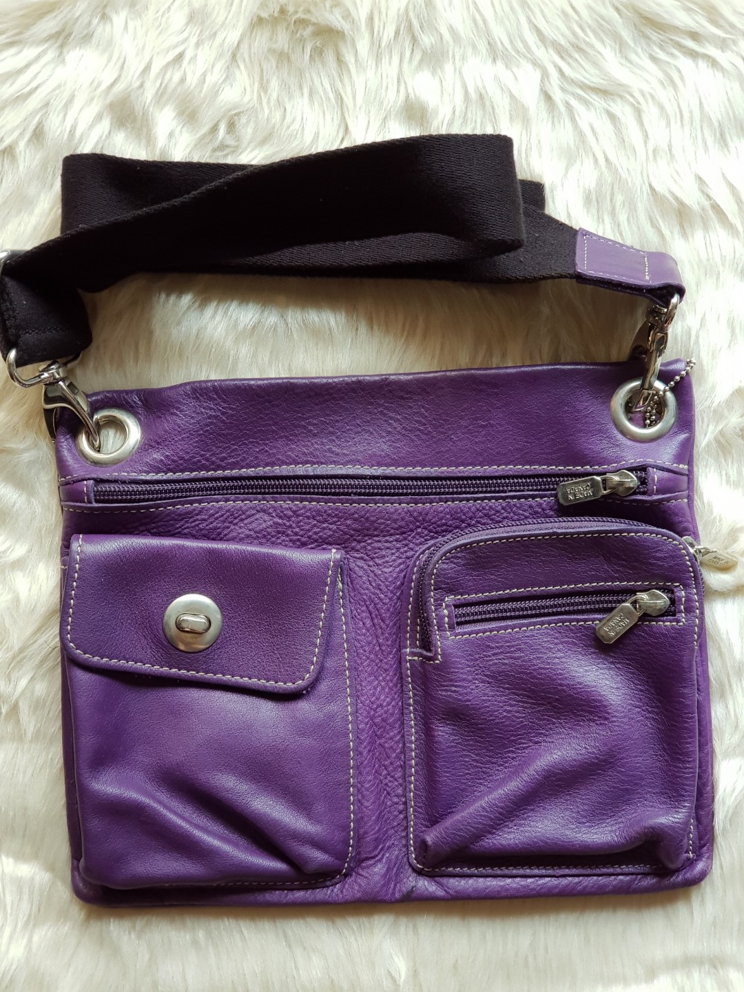 Authentic Roots Body Bag, Women's Fashion, Bags & Wallets, Cross-body ...