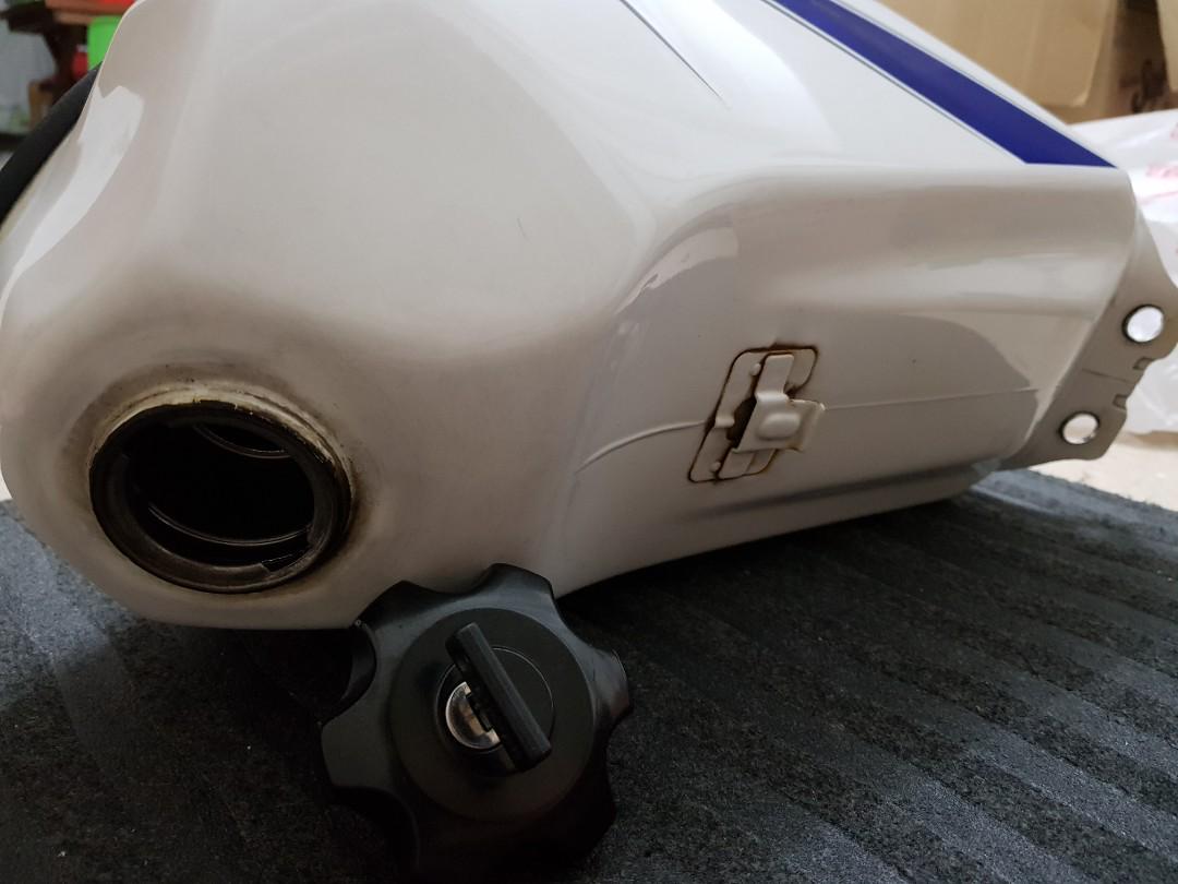 DRZ400SM FUEL TANK WHITE, Motorcycles, Motorcycle Accessories on Carousell