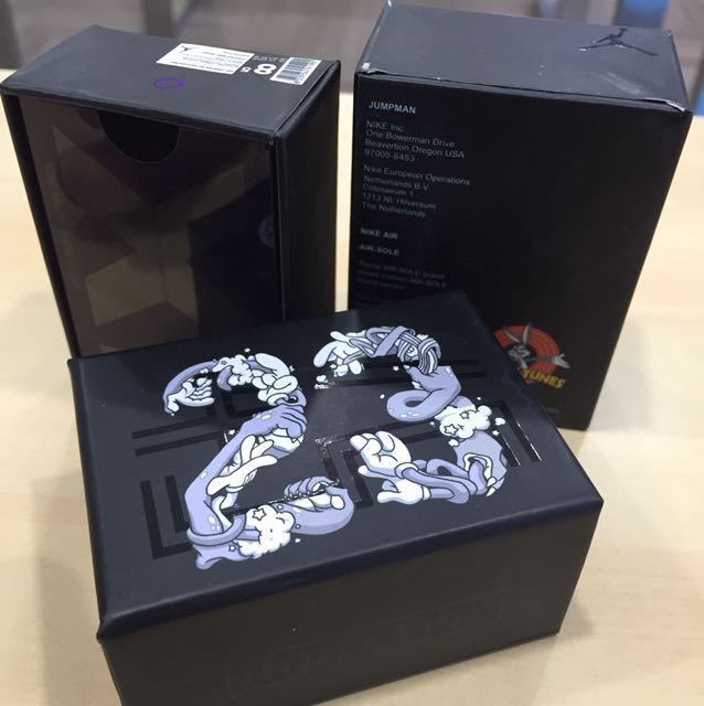 Air Jordan Looney Tunes 3D Minister Box, Men's Fashion, Watches ...