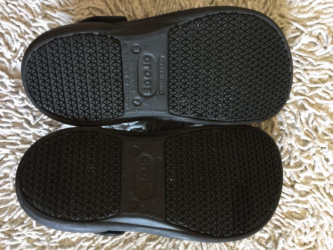 CROCS Kitchen Clogs, Women's Fashion, Footwear, Slippers and slides on ...