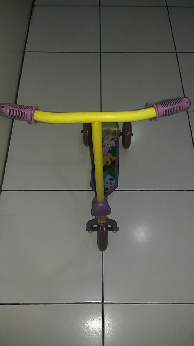 Dora the explorer scooter for kids, Hobbies & Toys, Toys & Games on ...