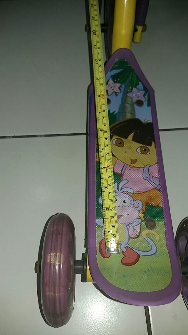 Dora the explorer scooter for kids, Hobbies & Toys, Toys & Games on ...