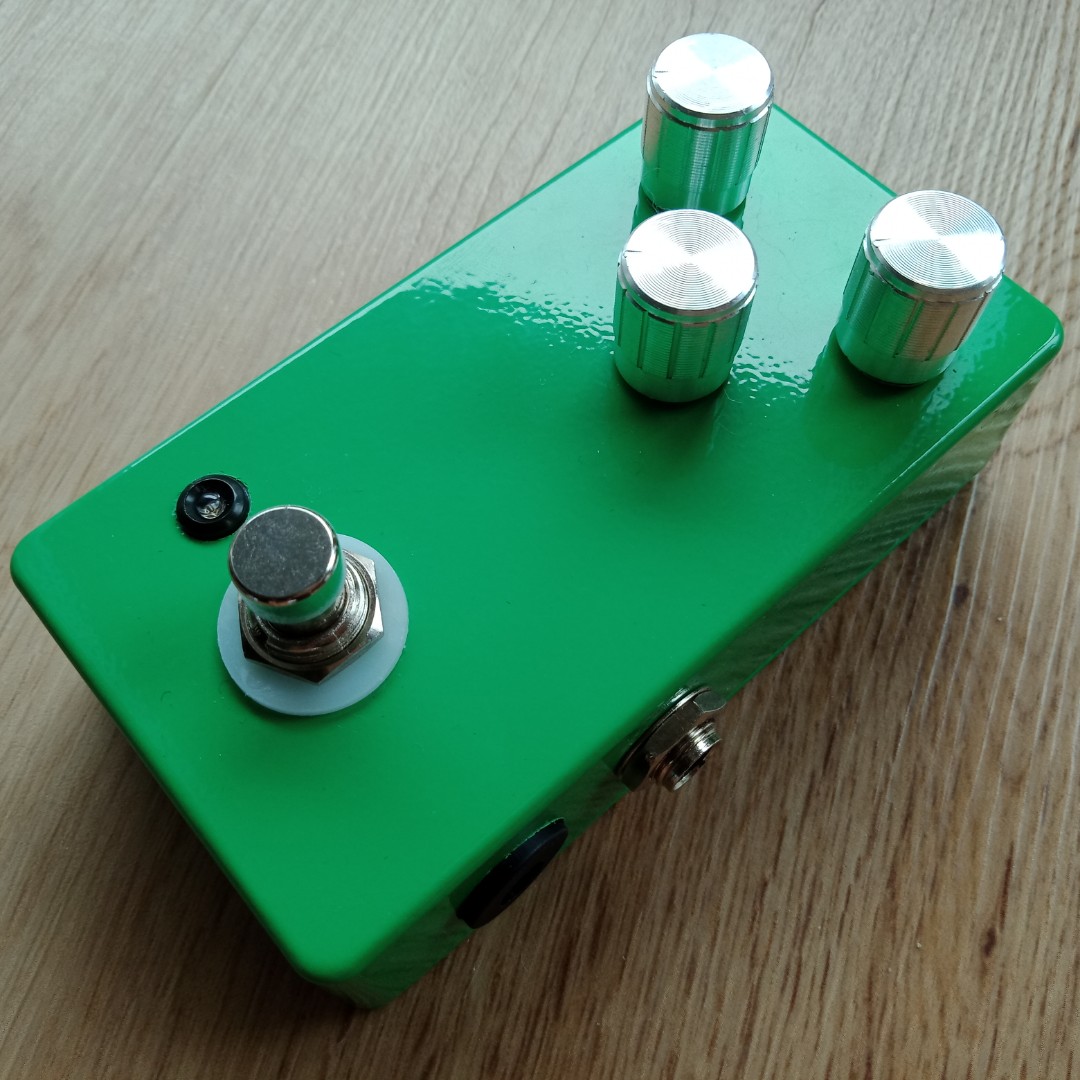 Green Russian Big Muff Fuzz Clone (NEW), Hobbies & Toys, Music & Media ...