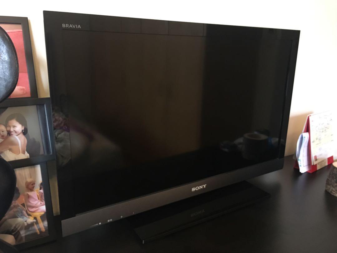Sony LCD TV - 32 inch, TV & Home Appliances, TV & Entertainment, TV on ...