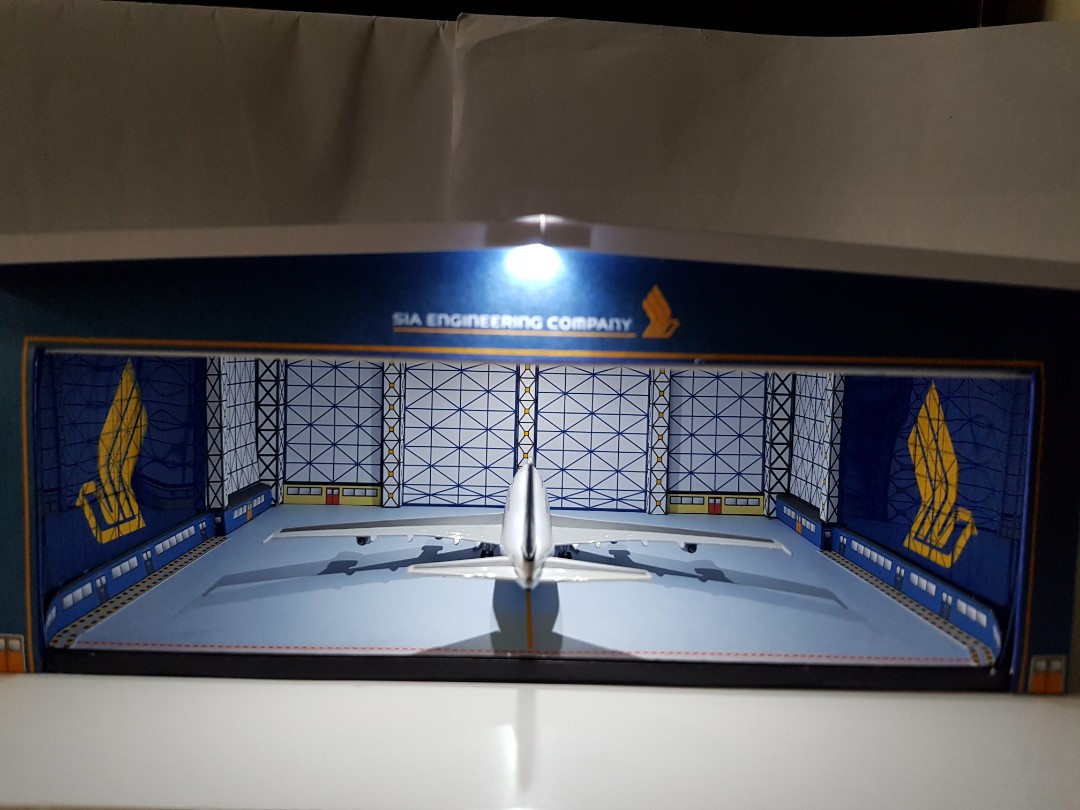SIAEC (SIA Engineering Company) Hangar Scale 1:400, Hobbies & Toys ...