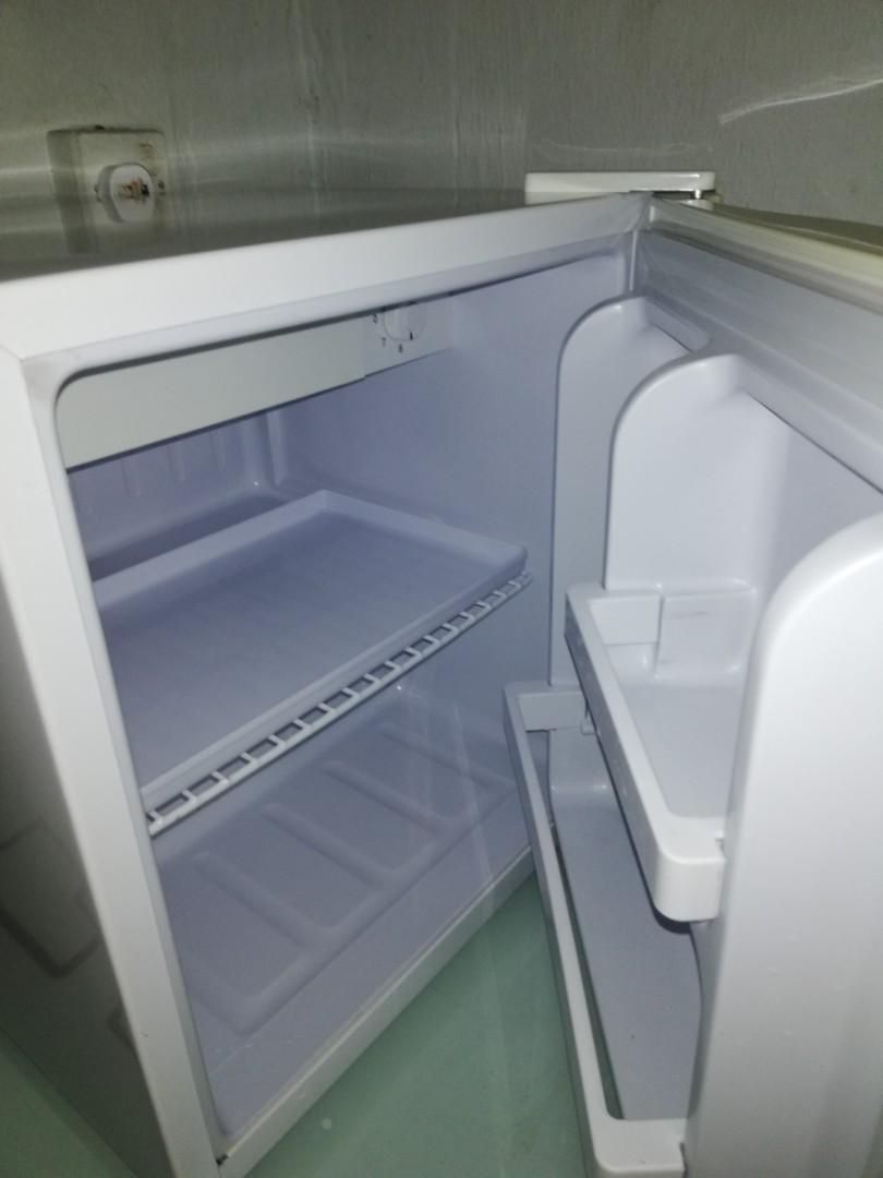 Akira mini fridge, TV & Home Appliances, Kitchen Appliances ...