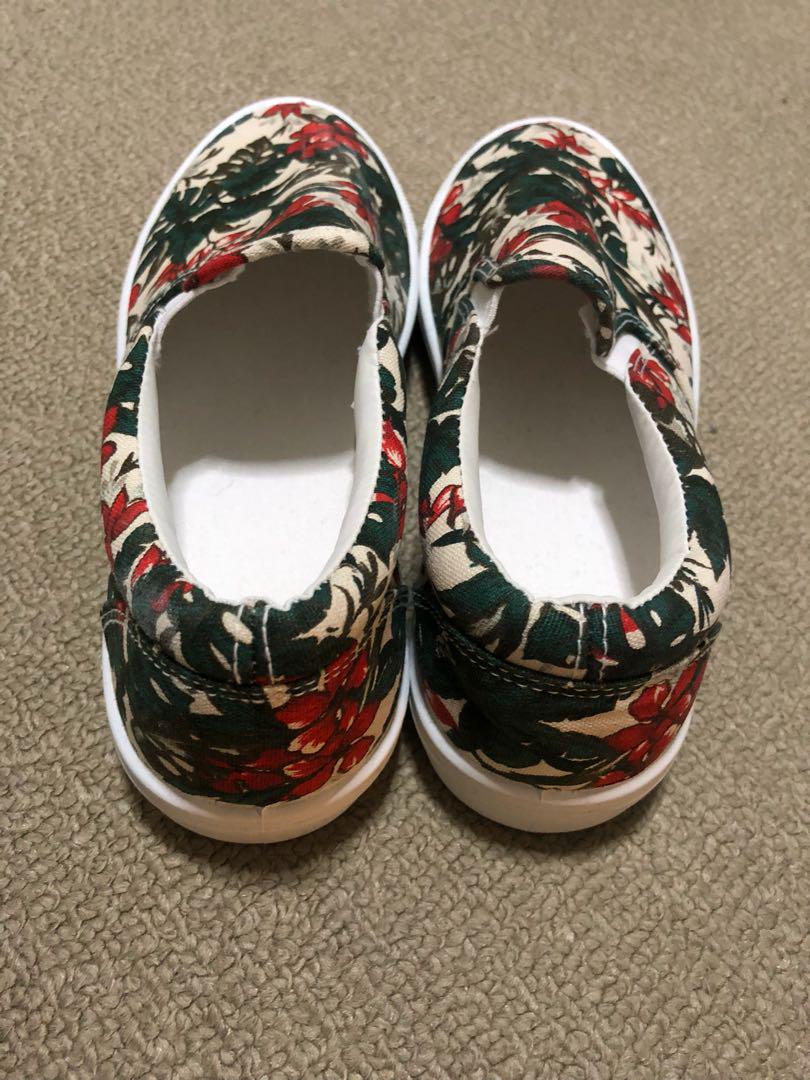 Floral Canvas Shoes (GU Japan) - BRAND NEW, Women's Fashion, Footwear ...