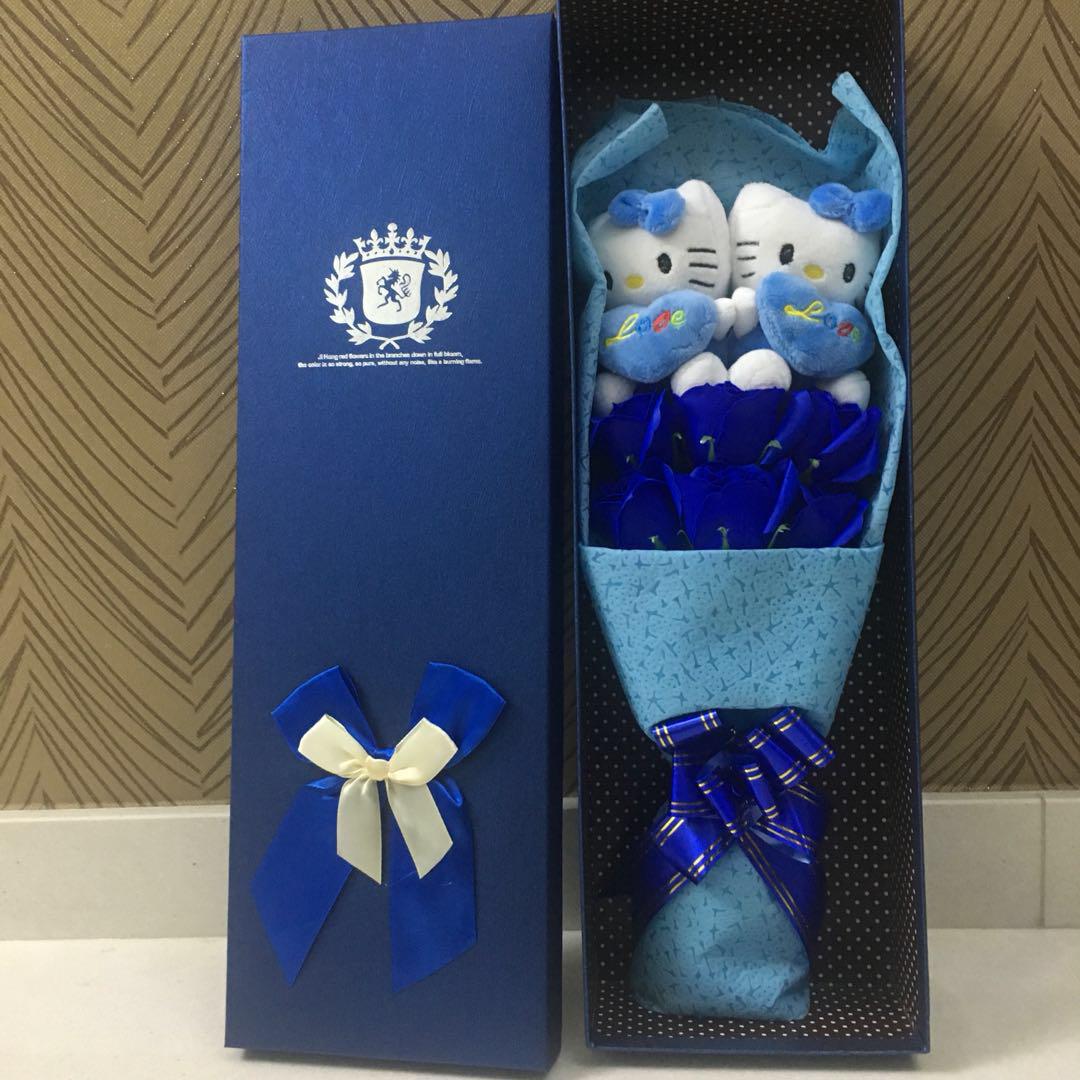 Hello Kitty Flower Bouquet In Gift Box (2 Hello Kitty Plush with “LOVE ...
