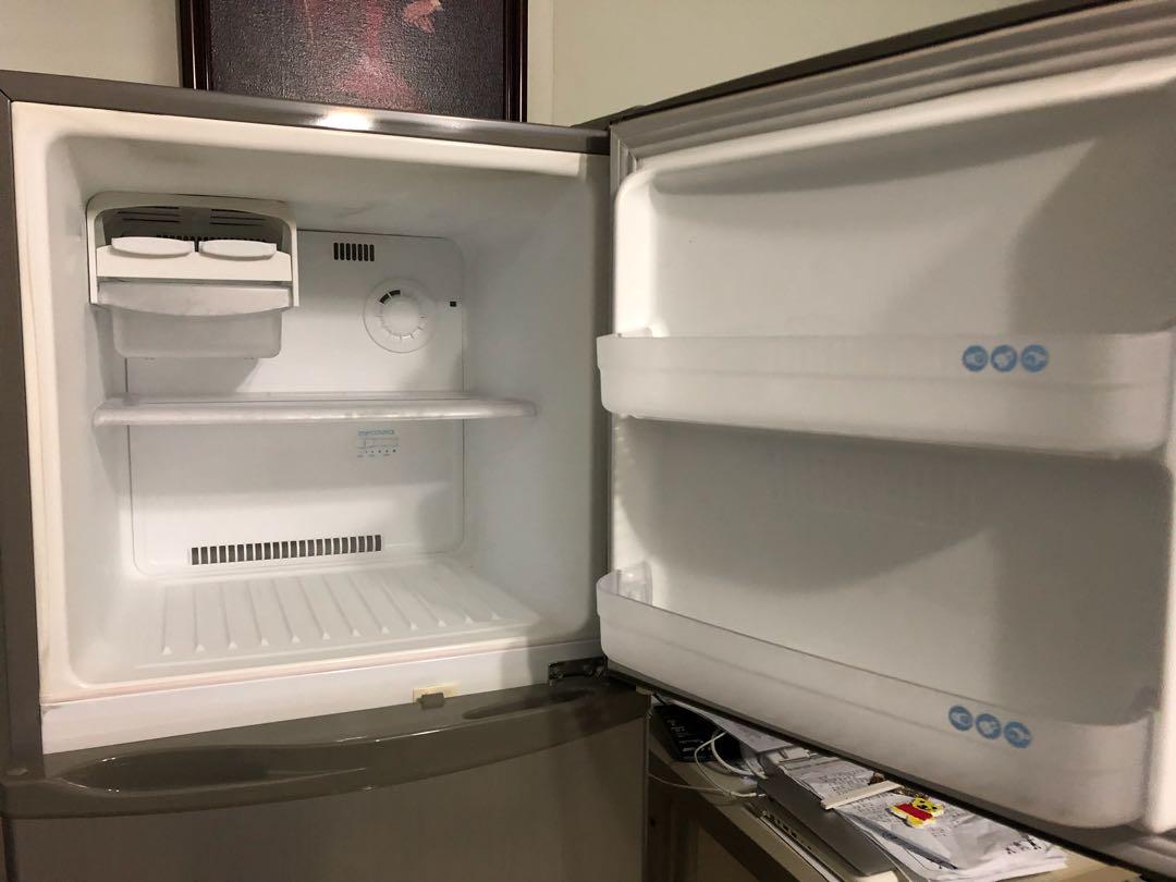 LG refrigerator - medium size, TV & Home Appliances, Kitchen Appliances ...