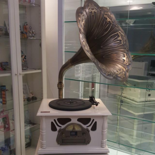 Luxury looking gramophone with mp3 USB and CD player support., TV ...