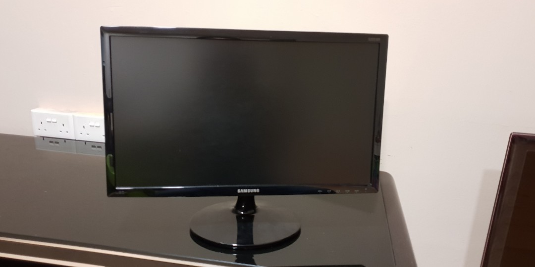Samsung LED 22 inch monitor S22D300, Computers & Tech, Parts ...