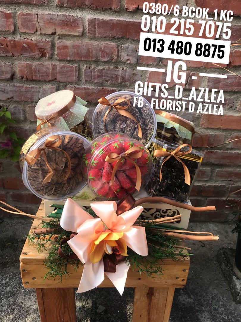 Hamper biskut dan kerepek raya, Food & Drinks, Homemade Bakes on Carousell