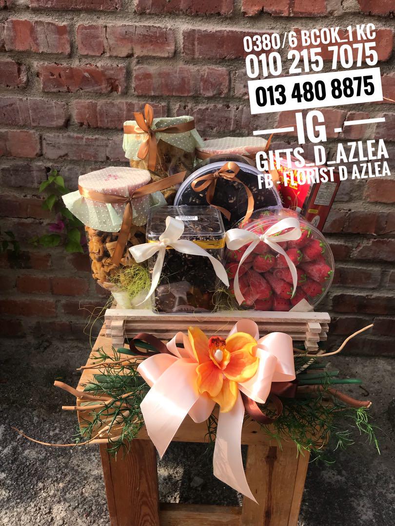 Hamper biskut dan kerepek raya, Food & Drinks, Homemade Bakes on Carousell