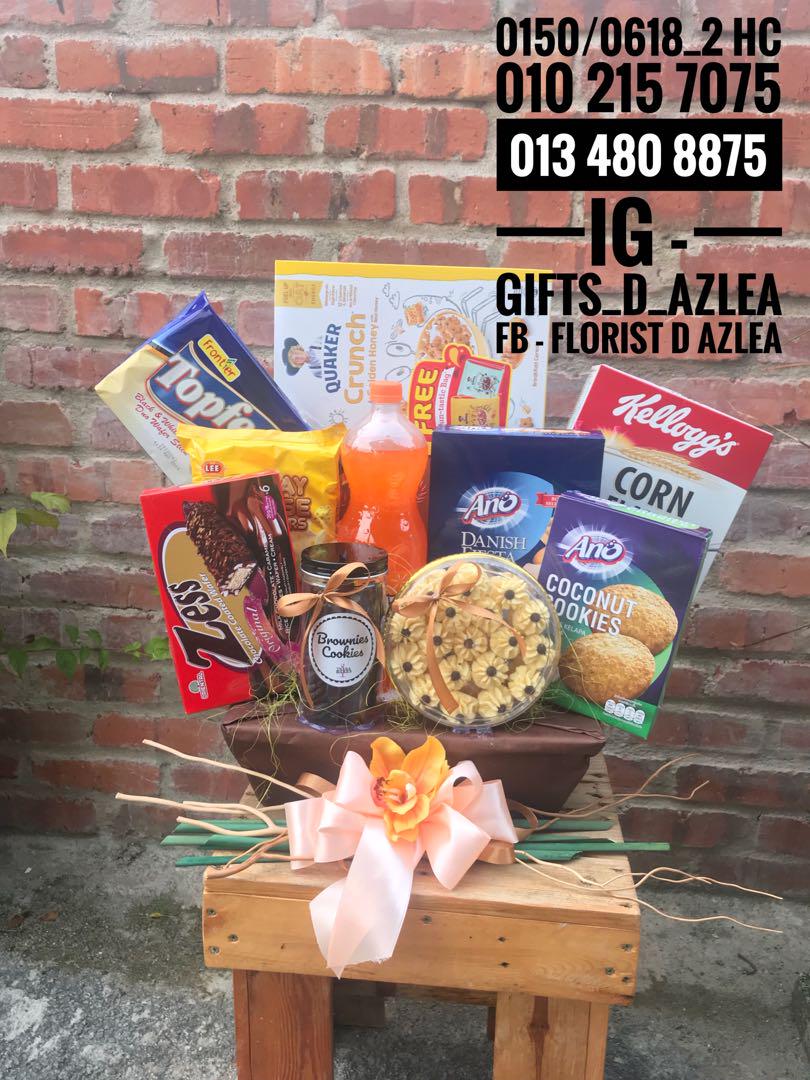 Hamper makanan dan minuman biskut raya, Food & Drinks, Gift Baskets ...