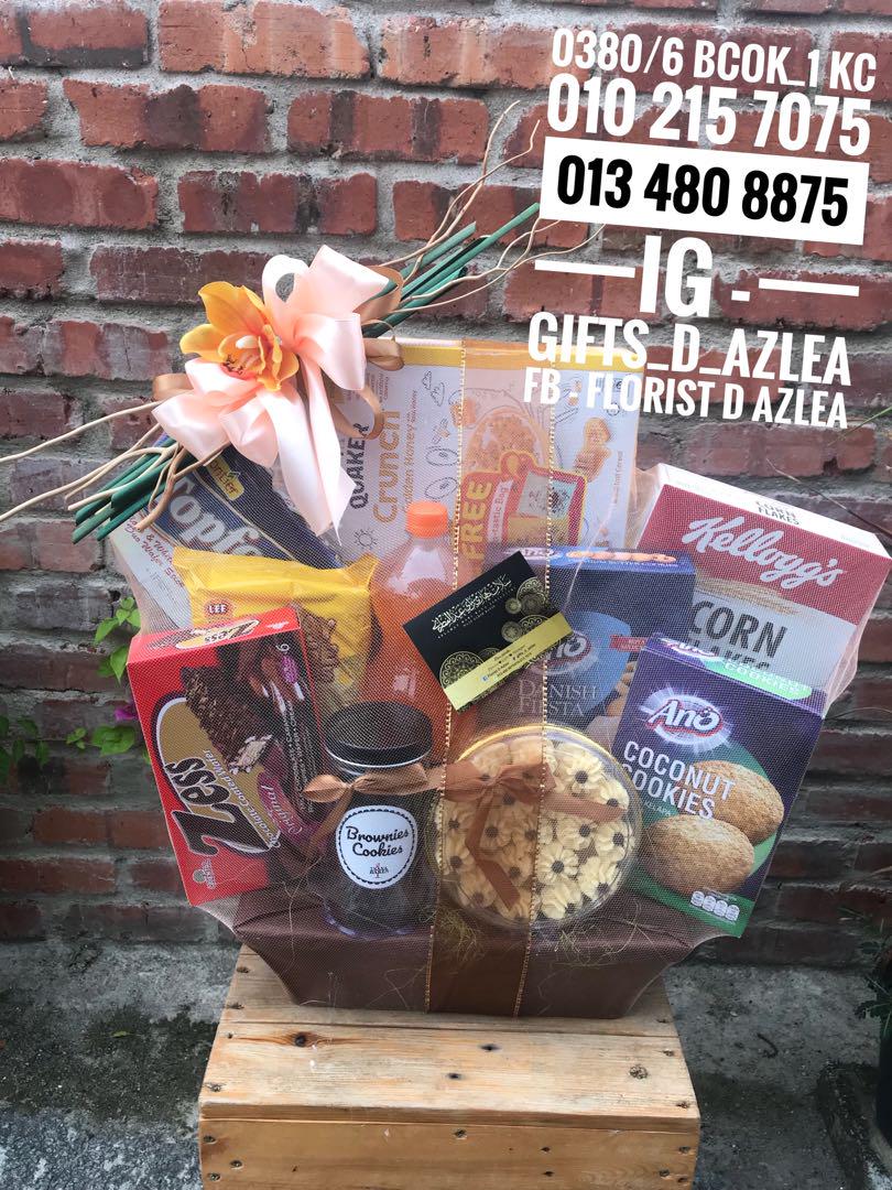 Hamper makanan dan minuman biskut raya, Food & Drinks, Gift Baskets ...