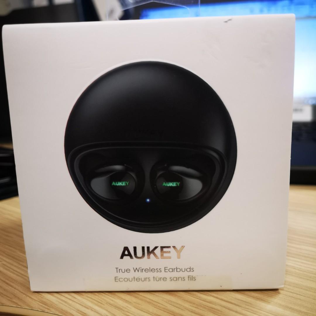 Aukey Wireless Earbuds, Audio, Earphones on Carousell