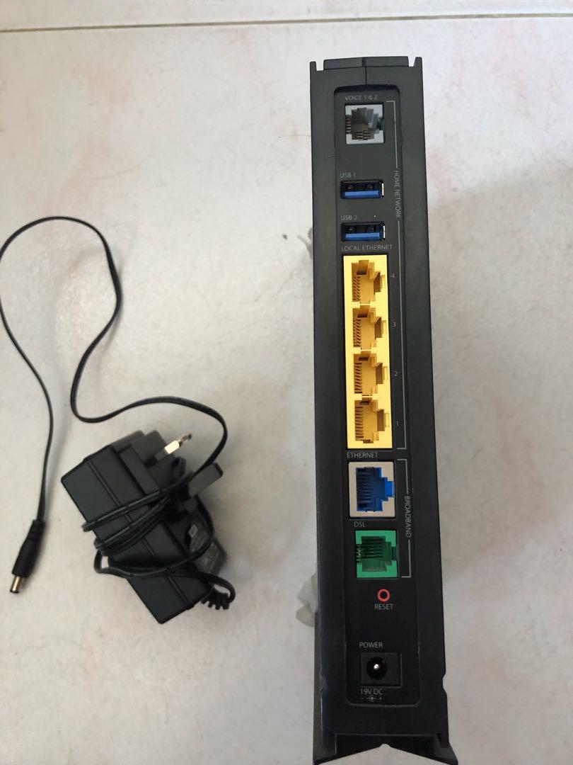 Singtel Router (Aztech DSL7002GRV(S)), Computers & Tech, Parts ...