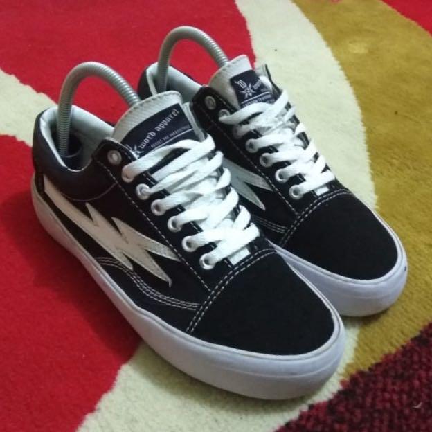 Word Division, Fesyen Pria, Sepatu di Carousell