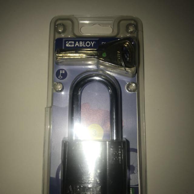 ASSA ABLOY PL330 EN12320 Finland Padlock w 3 keys, Furniture & Home ...