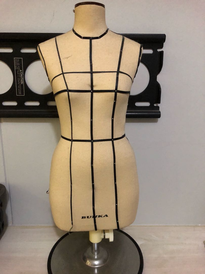 Bunka miniature mannequin, Design & Craft, Craft Supplies & Tools on ...
