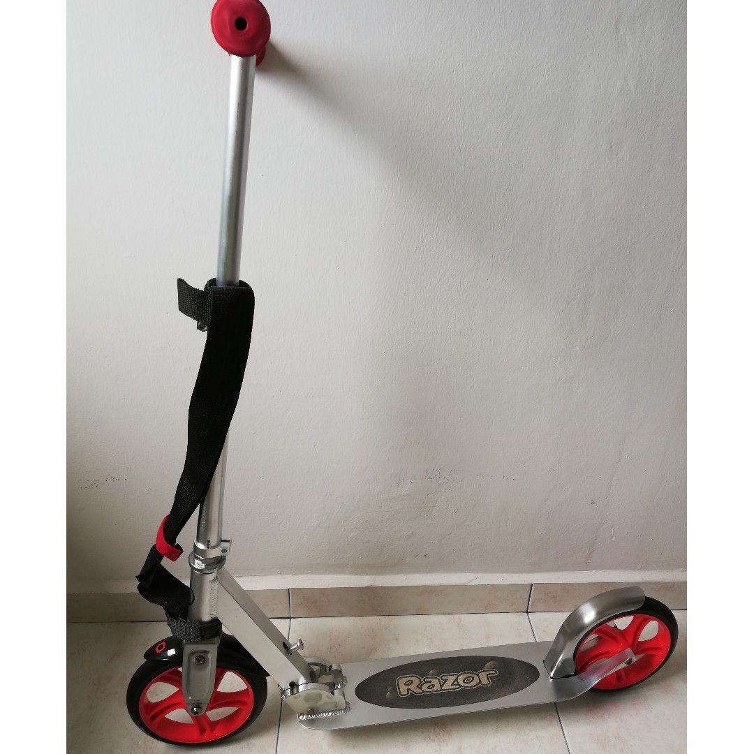 Scooter Lux A5 with shoulder carry strap (self-made), Sports Equipment ...