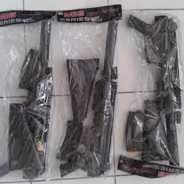 SENAPAN MAINAN BE M16-A13 RIFLE AIRSOFTGUN, Komunitas di Carousell