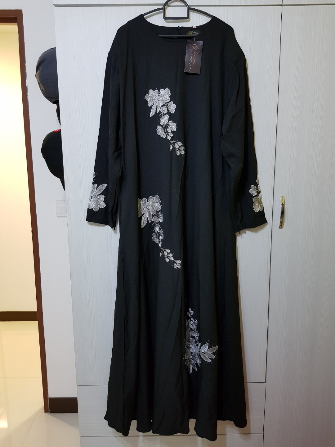 Women's Jubah, Women's Fashion, Muslimah Fashion, Kaftans & Jubahs on ...