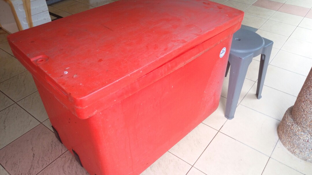 Big ice box,roughly 60:100:70cm, Everything Else on Carousell