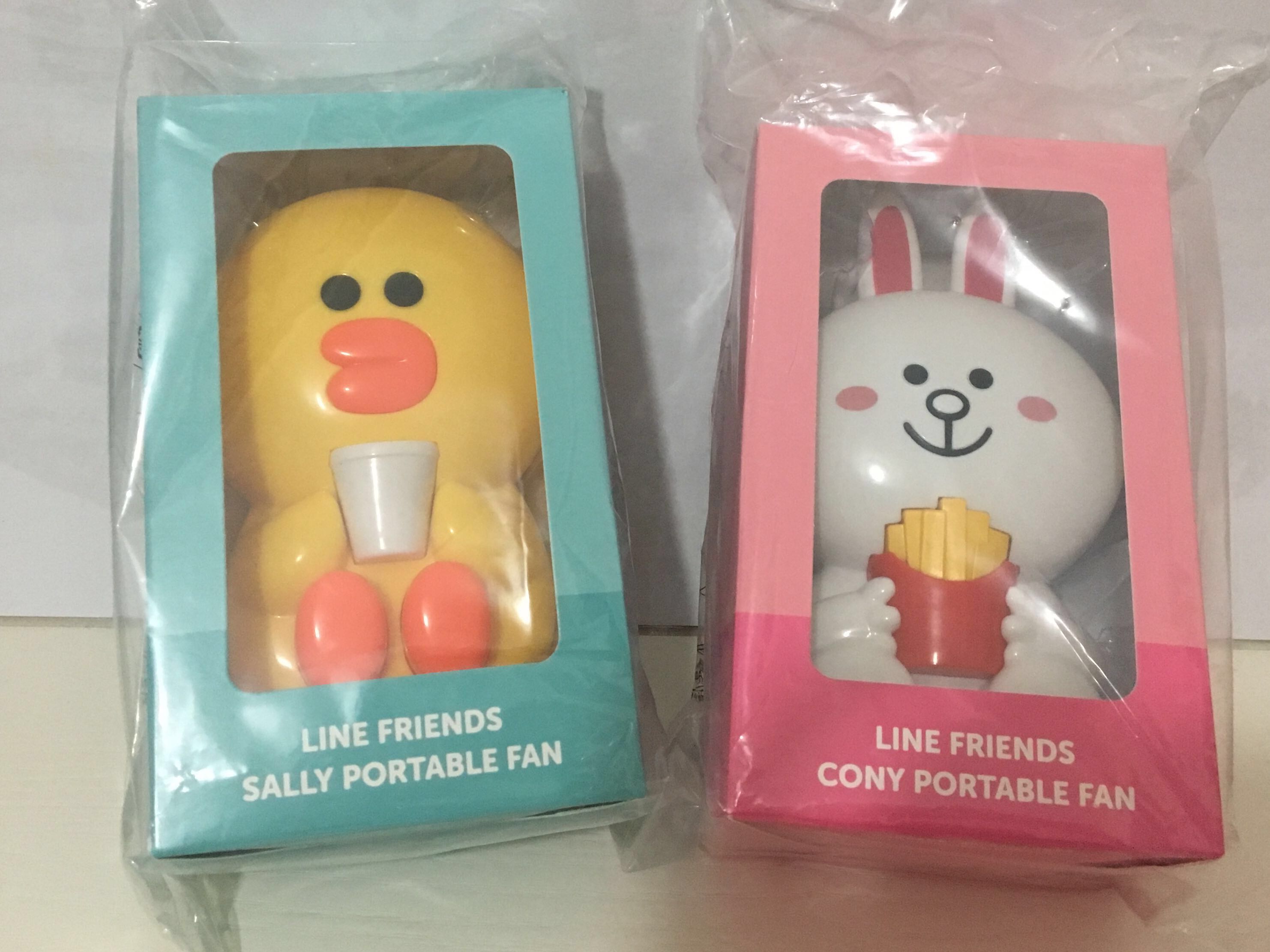 Line Friends Sally Cony 風扇, 手提電話, 電話及其他裝置配件, 其他電子周邊配件及產品 - Carousell