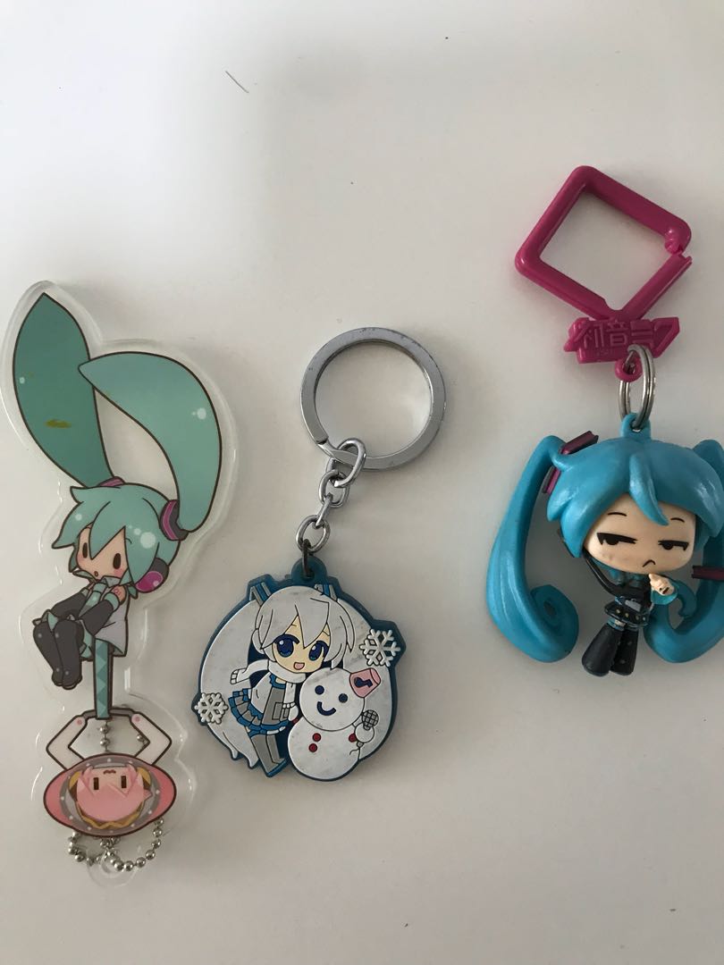 Miku keychains, Hobbies & Toys, Toys & Games on Carousell
