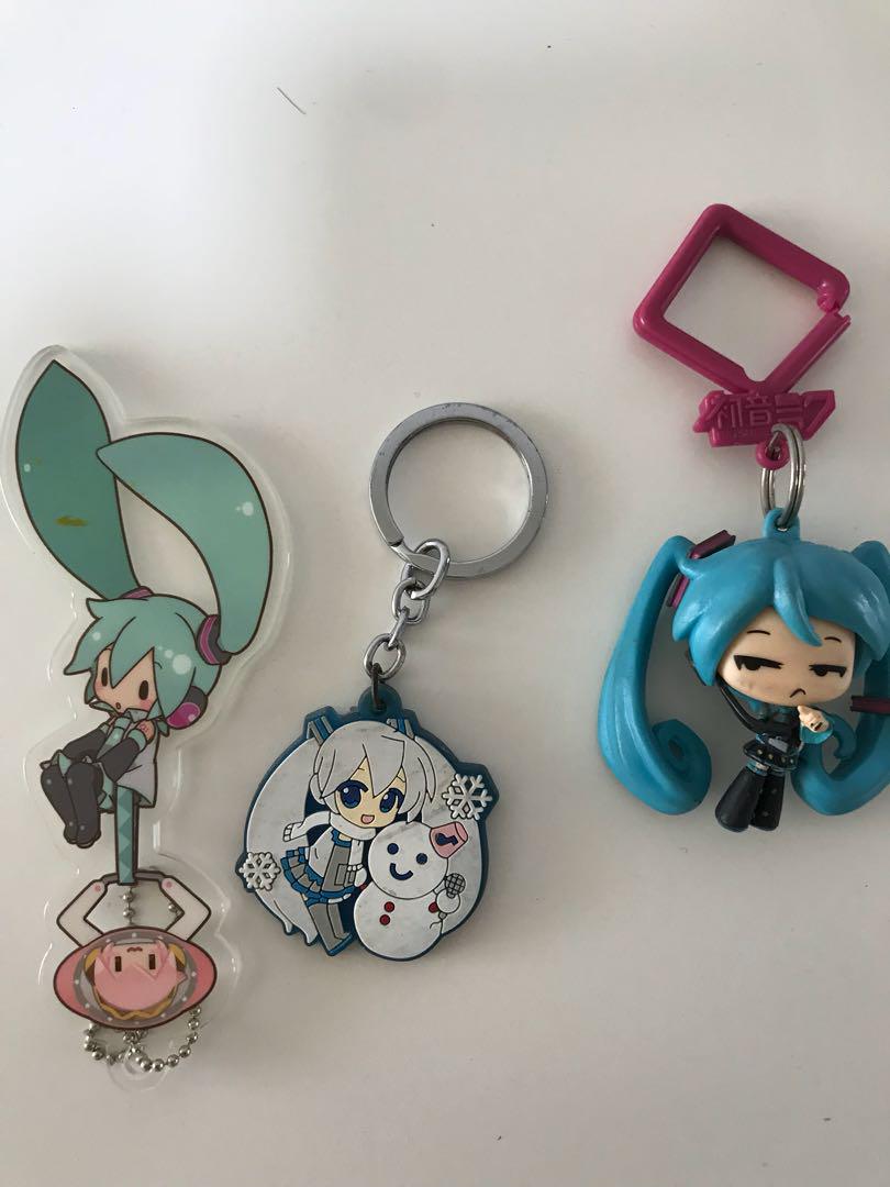 Miku keychains, Hobbies & Toys, Toys & Games on Carousell