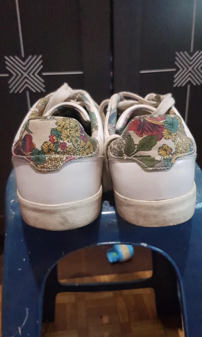Sepatu zara putih, Fesyen Pria, Sepatu di Carousell