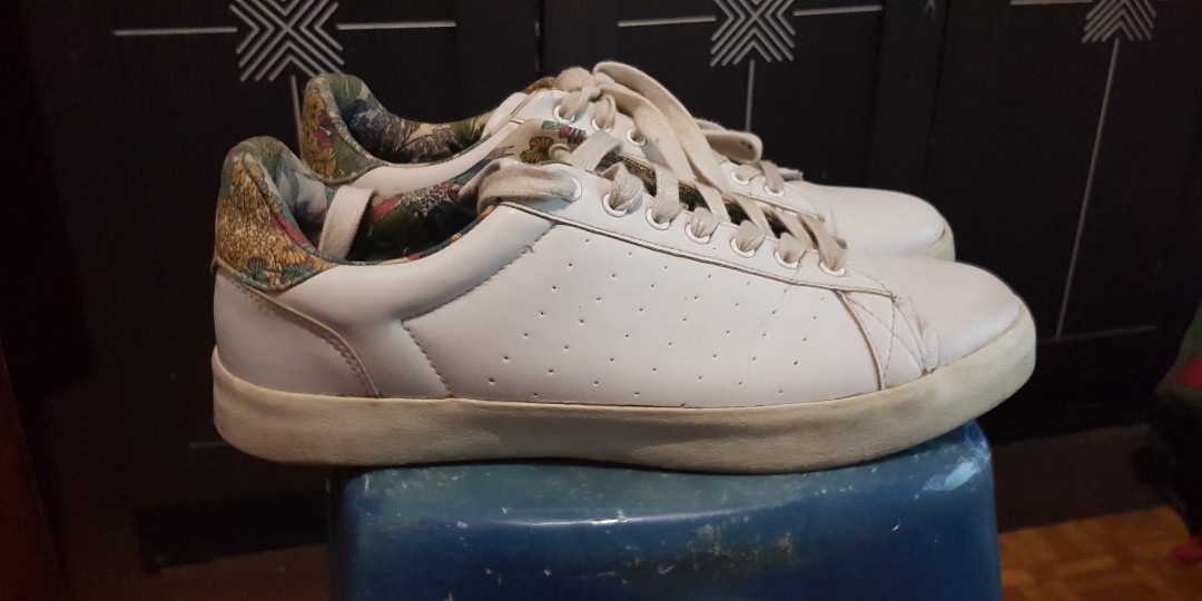 Sepatu zara putih, Fesyen Pria, Sepatu di Carousell