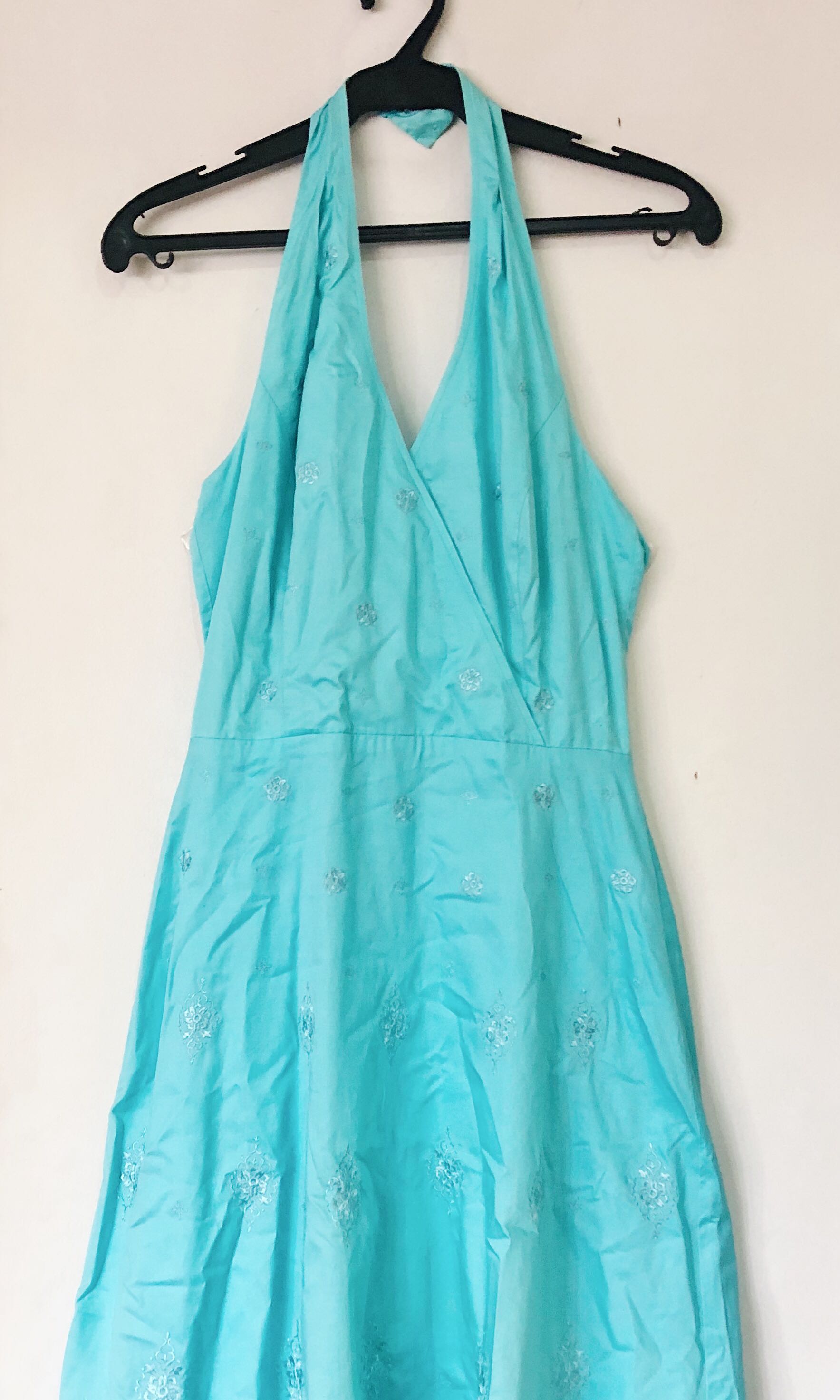 Cut Label BCBG Tiffany Blue Halter Dress, Women's Fashion, Dresses ...