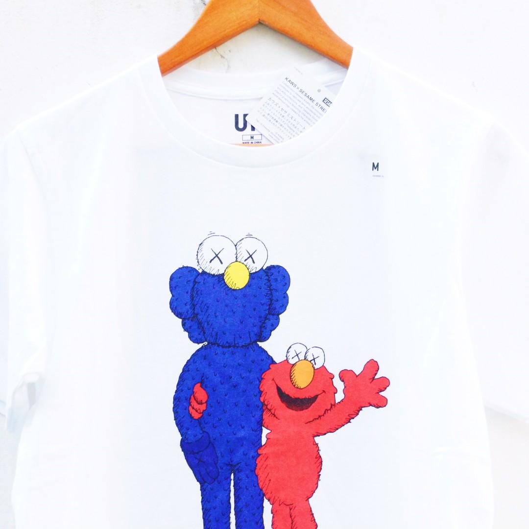 Uniqlo KAWS Sesame Street Elmo Supreme Bape Champion Stussy, Fesyen ...