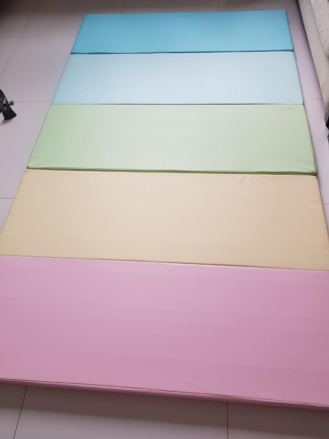 Caraz foldable 5 panel pastel playmat, Babies & Kids, Bathing ...