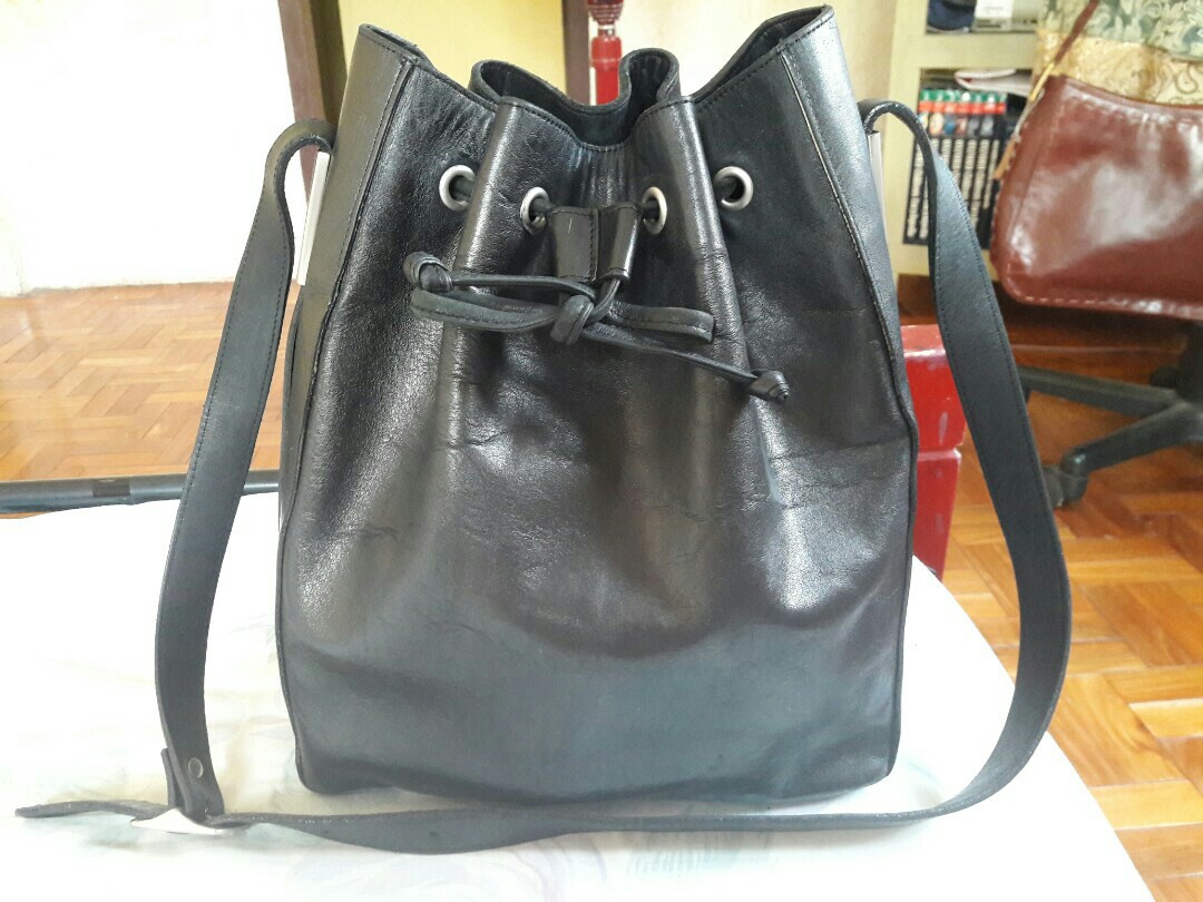 CESTI COLLECTION Genuine Leather Black Drawstring Bucket Bag, Women's ...