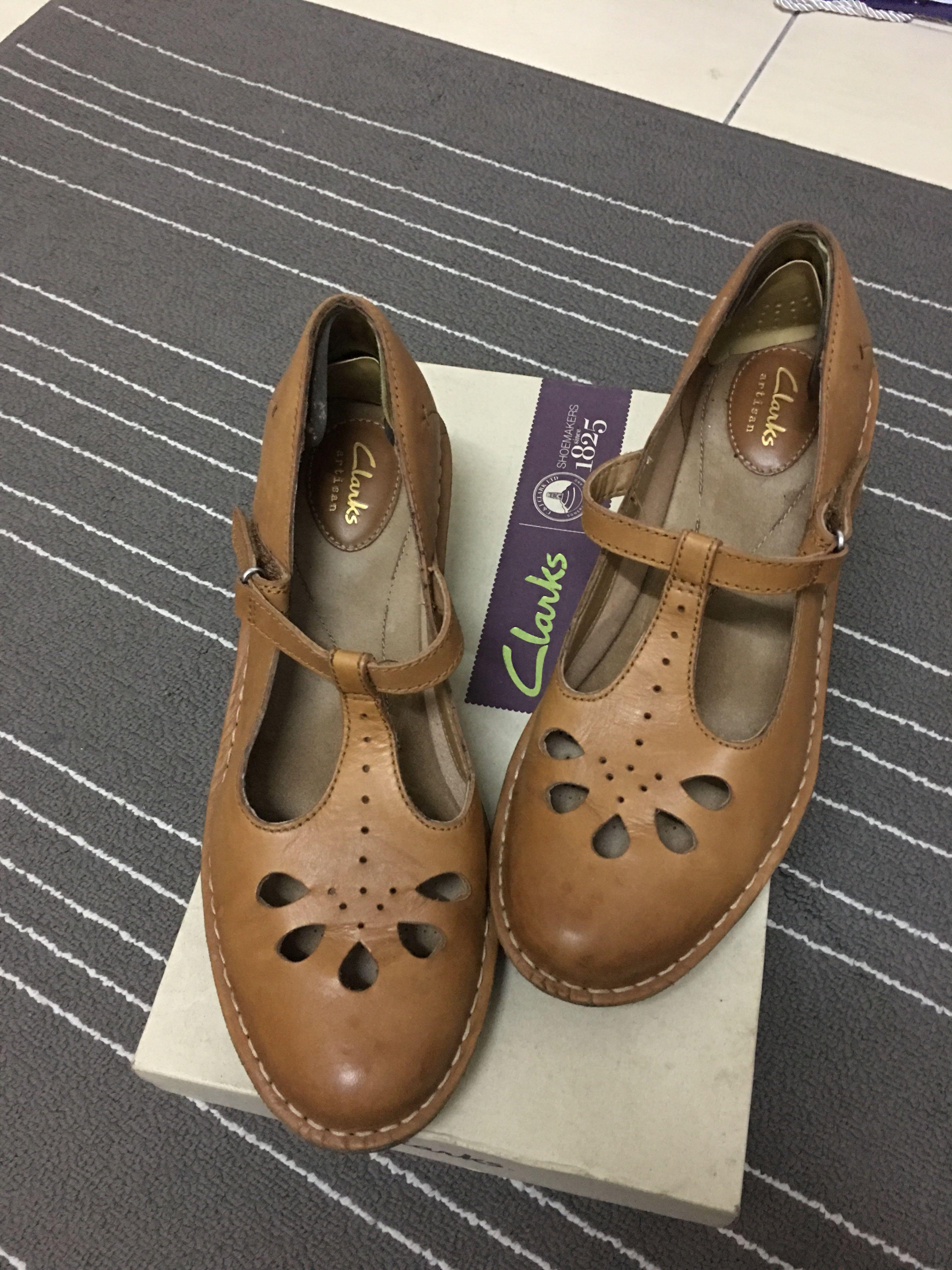 Clark’s Harlen Dance, Women's Fashion, Footwear, Flipflops and Slides ...