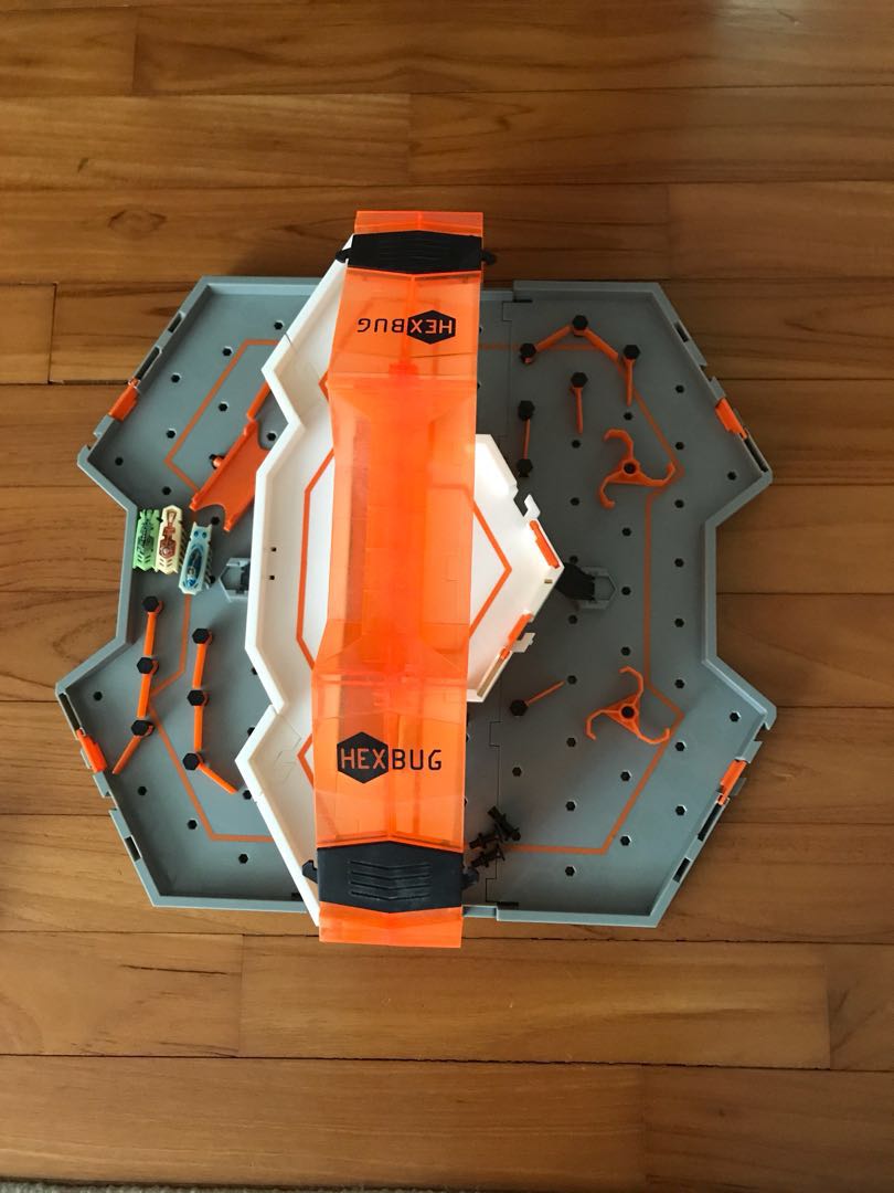 Hex Bug Hive (folding) with 3 hex bugs, Babies & Kids, Baby Nursery ...