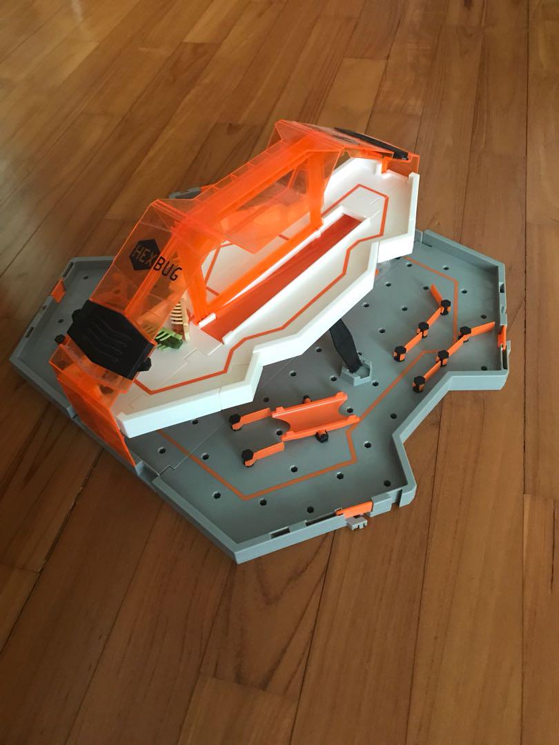 Hex Bug Hive (folding) with 3 hex bugs, Babies & Kids, Baby Nursery ...