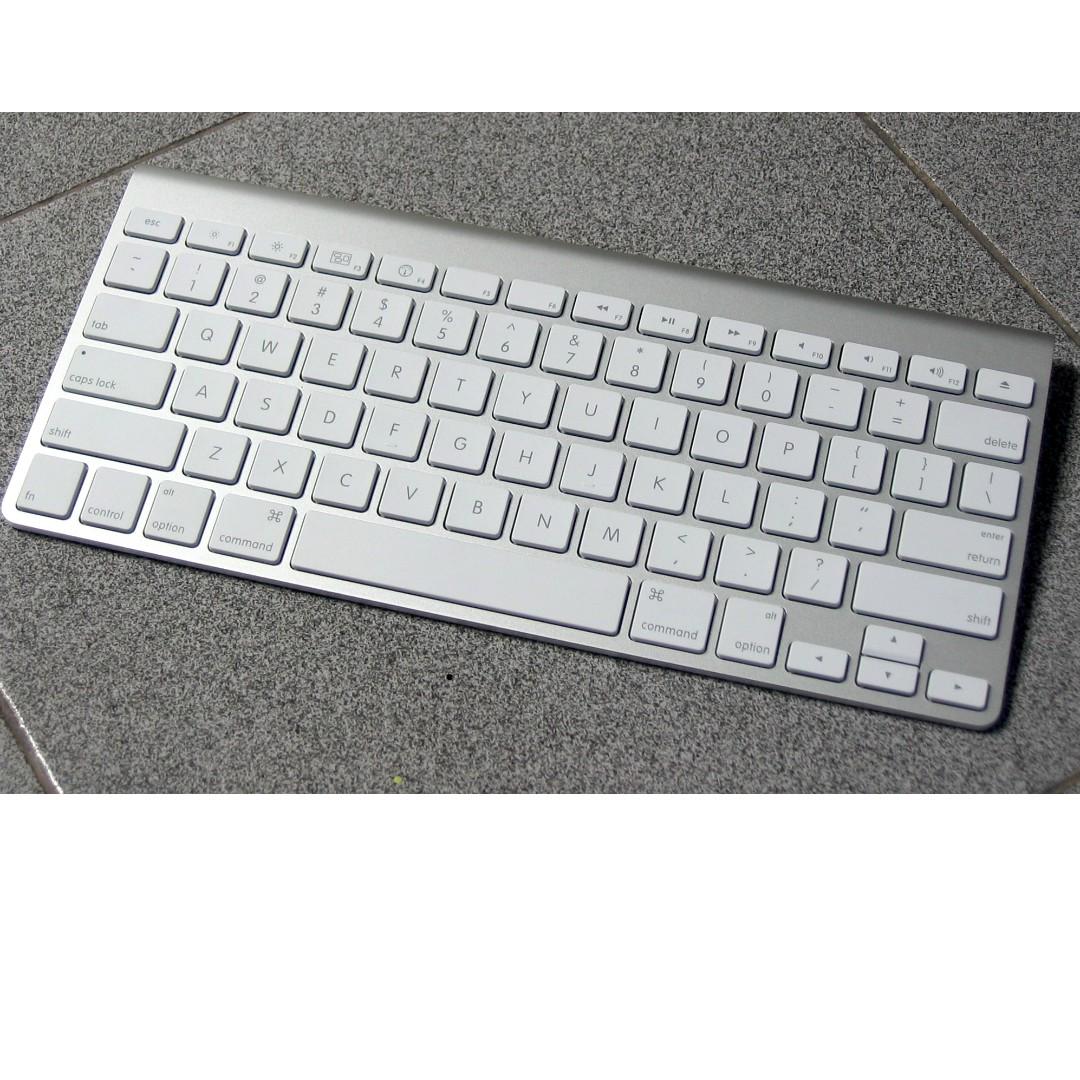 Save $70! Apple Magic Keyboard (QWERTY), Computers & Tech, Parts ...